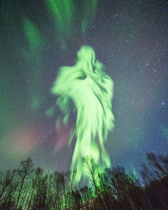 Episode 16: The Green Lady and the Nacht Mare – Scarlett of the Fae